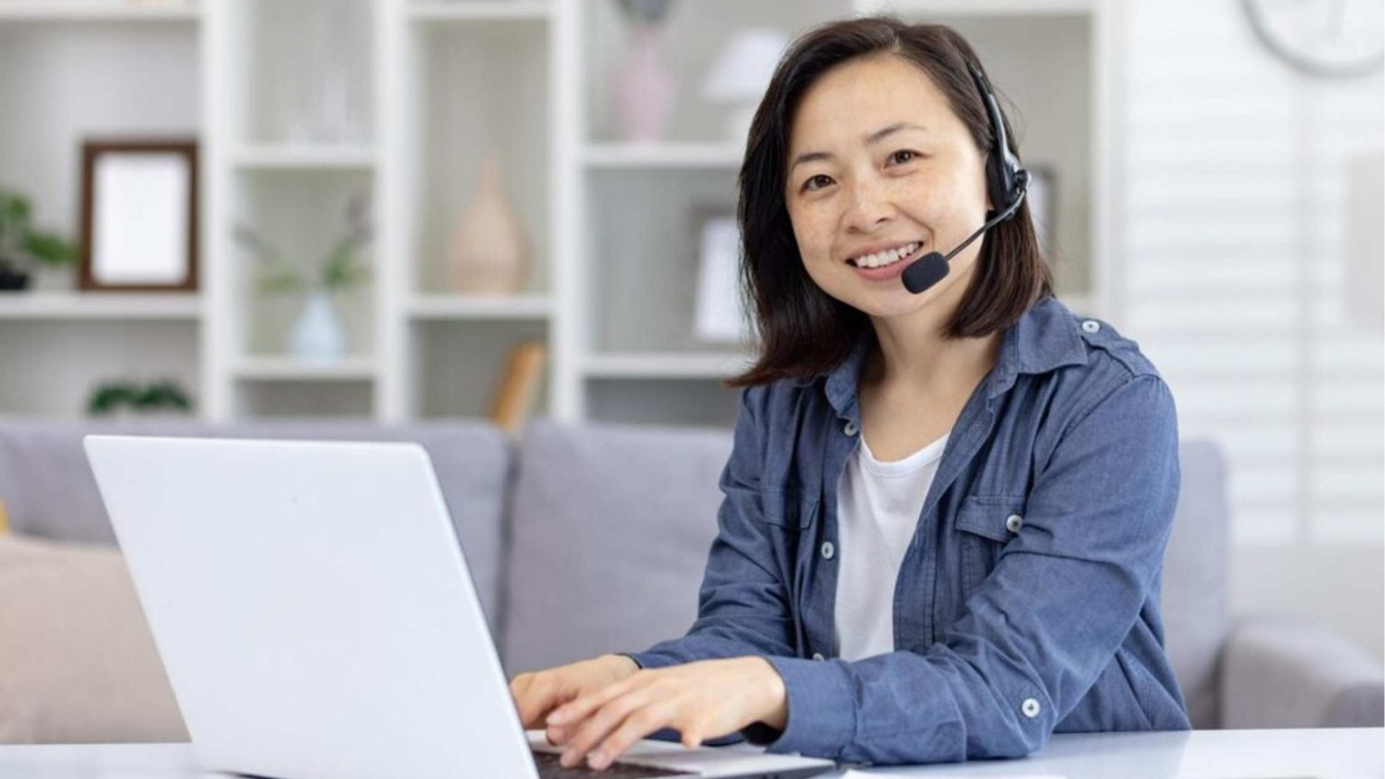 Business Assistant vs. Virtual Assistant: Key Differences Explained