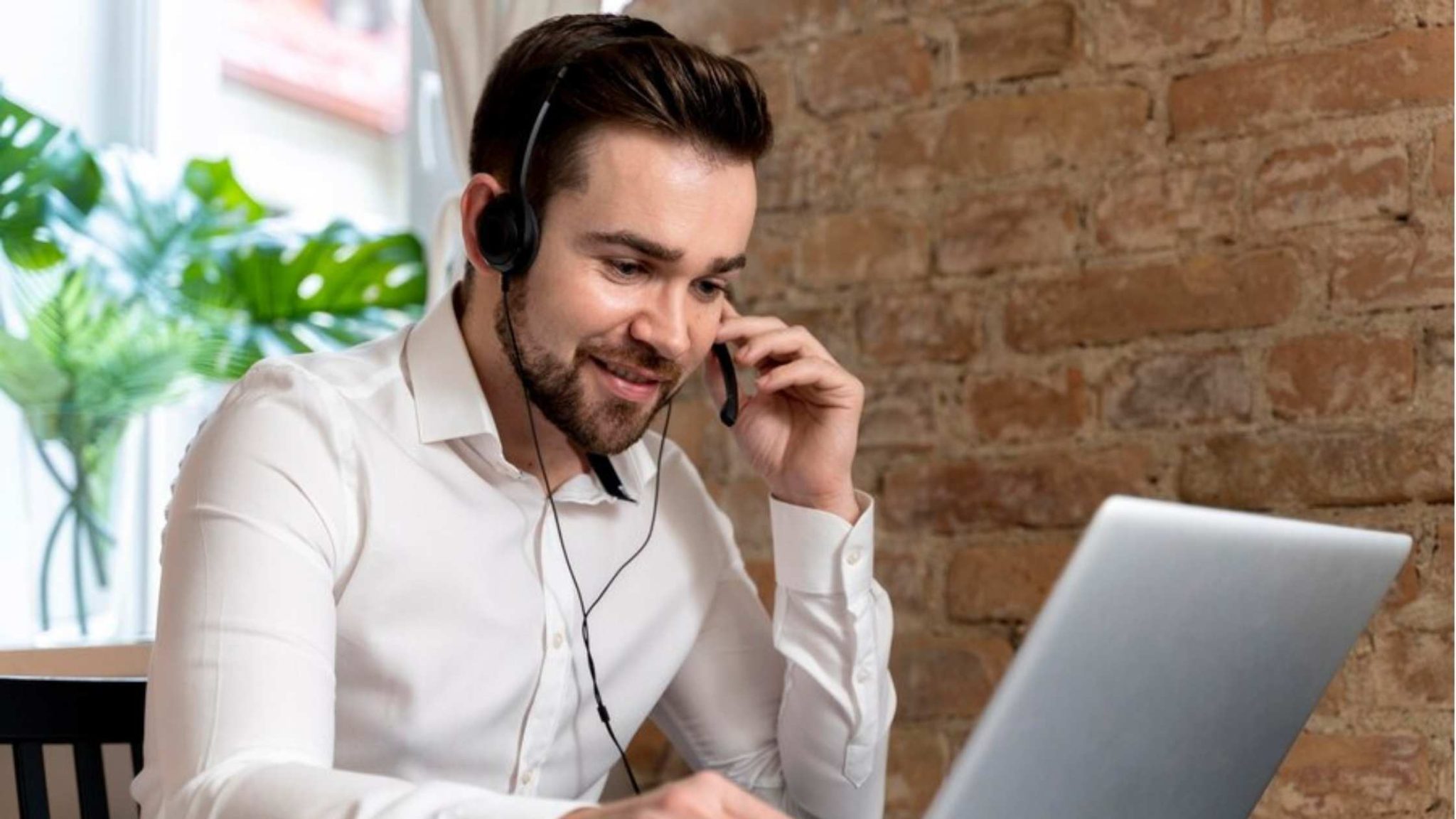 Bilingual Virtual Assistant Enhance Business Communication